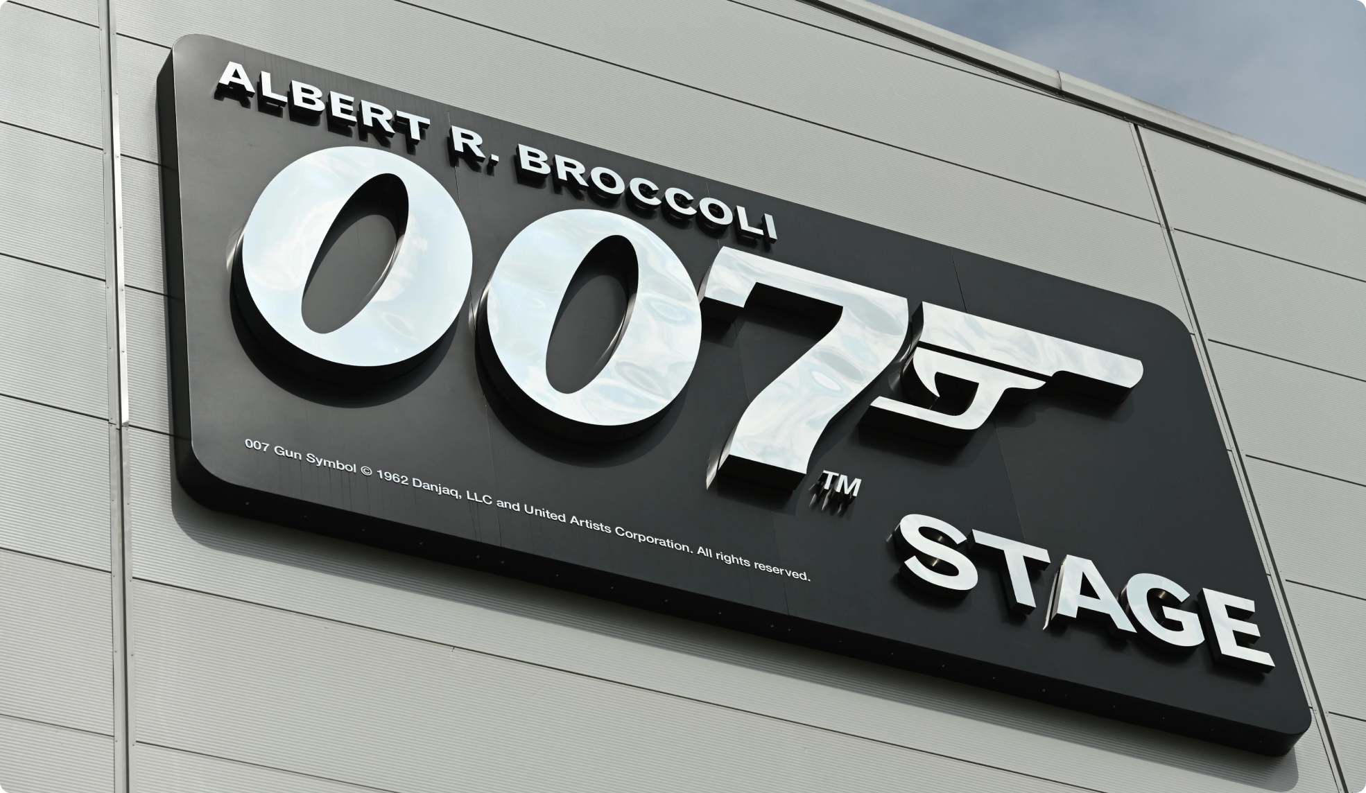 007 Stage ⋆ Pinewood Studios