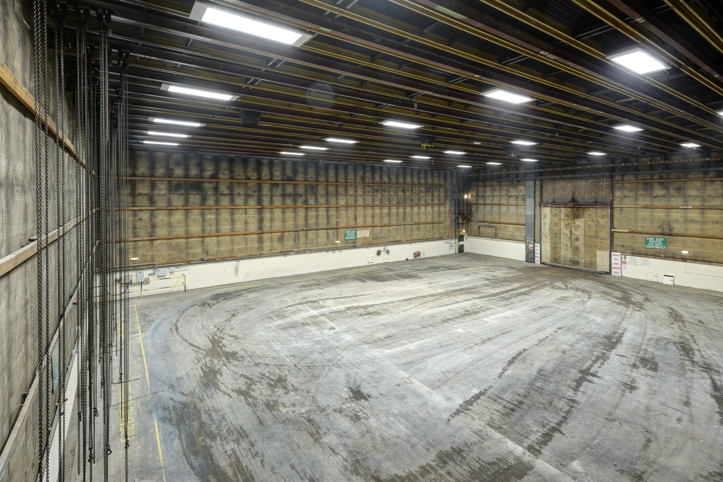 M Stage ⋆ Pinewood Studios